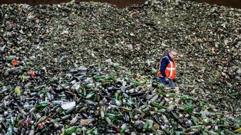 유리와 플라스틱 어떤 것이 환경에 더 좋을까 Bbc News 코리아