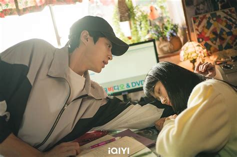 《背著善宰跑》拖3年才拍！導演認「全因邊佑錫」 網驚呼：無法想像 娛樂星聞