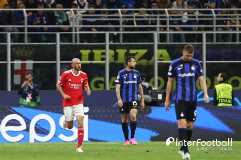 Ucl 리뷰 ‘13년 만 4강 진출 인터밀란 벤피카에 3 3 무ac밀란과 ‘밀라노 더비 성사