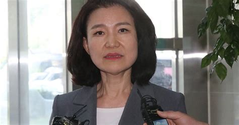 혐의 부인 이진숙 경찰 출석…조사에 정치적인 목적 있어