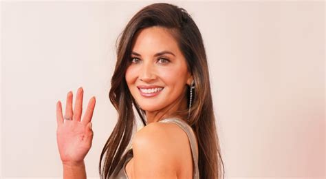 Photos Aaron Rodgers Ex Girlfriend Olivia Munn Poses Topless To Send