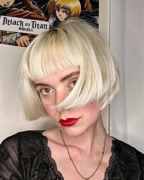 10 Trendy Ways To Wear Graduated Bob With Bangs