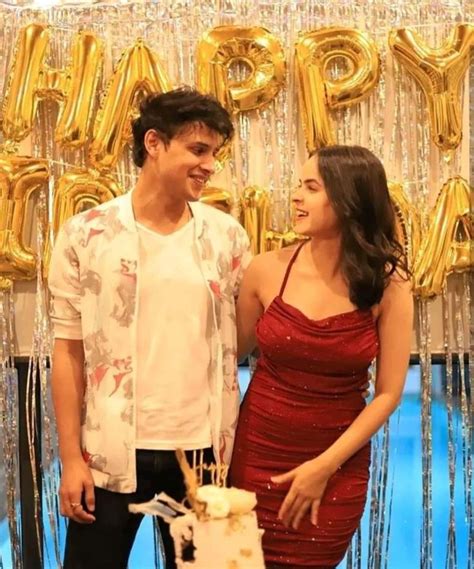 Pin By On Tmkoc Romantic Songs Quick Teen Girl