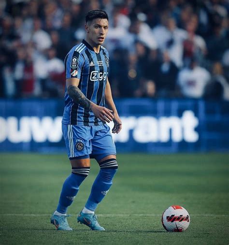 Lisandro Martinez Bio Age Net Worth Salary Market Value Stats Girlfriend