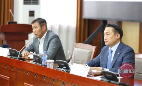 АН д сайдын суудал өгөхгүй