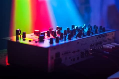 무료 이미지 음악 빛 분위기 어두운 댄스 녹색 빨간 장비 색깔 푸른 Dj 등 단계 파티 믹서