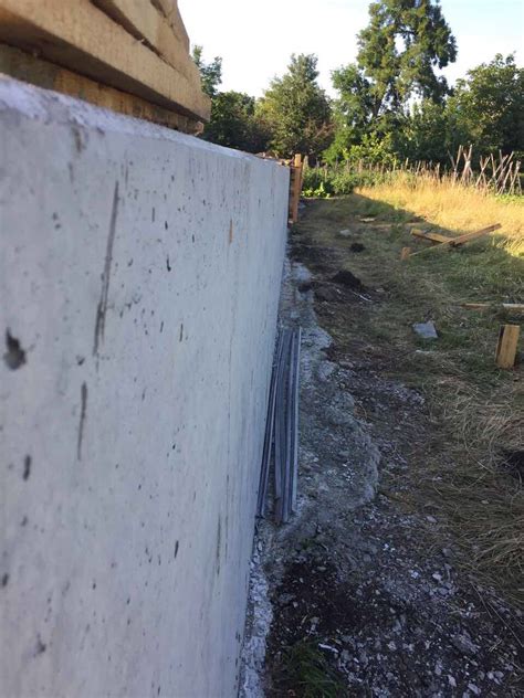 Изграждане на бетонни площадки тротоари огради и други Услуги с автовишка бобкат багер