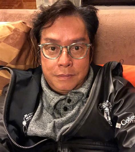 歌神譚詠麟自拍近照意氣風發不減當年網友永遠25歲的年輕人 每日頭條