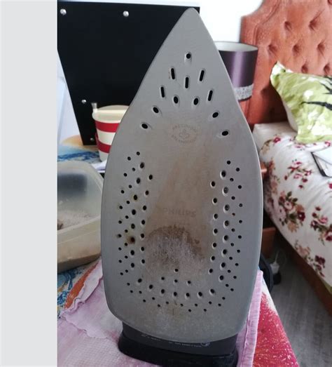 Як за пару хвилин можна повністю почистити праску всередині