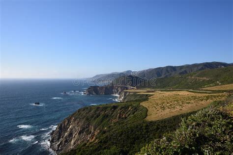 Wybrze E Morze Niebo Przyl Dkowy Obraz Stock Obraz Z O Onej Z Faleza Teren