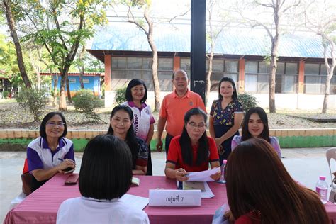 บรรยากาศการรับมอบตัวและลงทะเบียน โรงเรียนปทุมรัตต์พิทยาคม