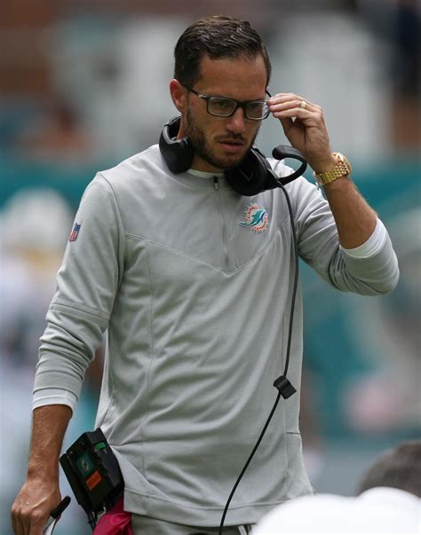 Mike McDaniels Crucial Th Down Call Helps Dolphins Topple Bill Belichick Patriots
