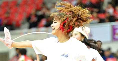 귀마개 벙어리 장갑에도 시원한 치어리더~