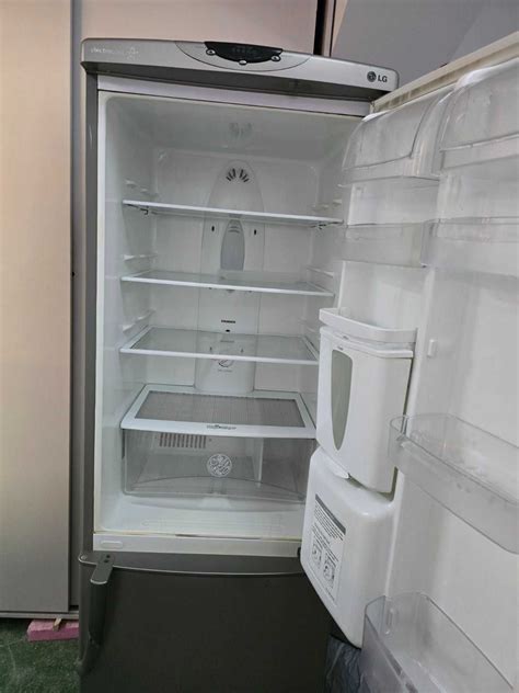 Хладилник с фризерна част Lg гр Варна Трошево • Olx Bg