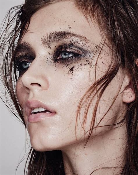 Pin By Kocourova On M O D E L S 5 Editorial Makeup Unique Makeup