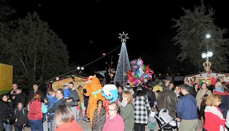 Χριστούγεννα 2022 Στις 11 12 Η Φωταγώγηση Του Δέντρου Στην Κεντρική Πλατεία Ηλιούπολης