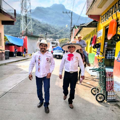 Los Huehues Son Emblemáticos En El Carnaval De Huehuetla Conozcamos El Proceso De Esta Gran