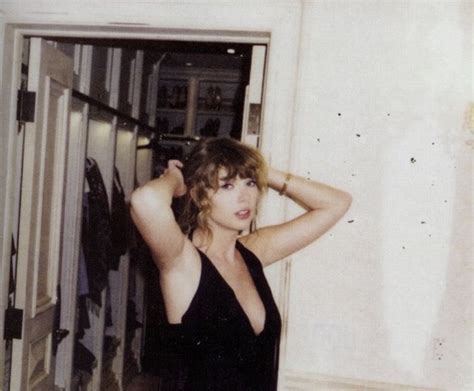 Taylor Swift Polaroid From Reputation Magazine Taylor Swift Pictures Swift Long Live
