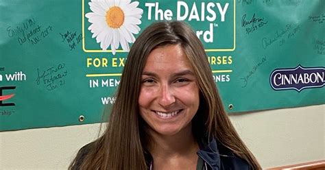 Osf St Elizabeth In Ottawa Honors Rn Kailey Schomas With Daisy Award