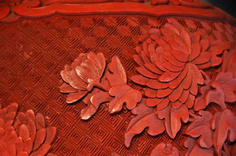 Yahoo オークション 堆朱漆器細密花彫刻大花瓶 中国美術 紅木台付き