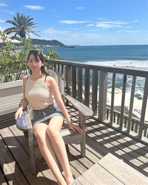 山崎あみさんのインスタグラム写真 山崎あみinstagram 「朝の帯番組 Musiclockの スタッフさんと🏝️ 休日も会って番組の