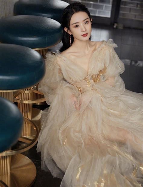 魅力女神赵丽颖美艳可人