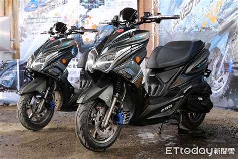 裸把消光就是潮摩特動力ALPHA MAX NAKED玩泥巴登場 ETtoday車雲 ETtoday新聞雲