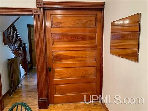 710 Michigan St Hancock Mi 49930 Mls 50118471 Zillow