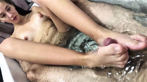 Amateur Footjob In Hot Bath From Young Cute Brunette Xhamster