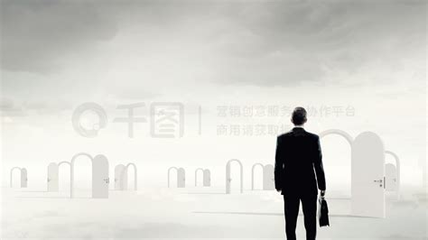 成功高清图片 商务人士站在门前 人像图片免费下载格式4300像素编号39538767 千图网