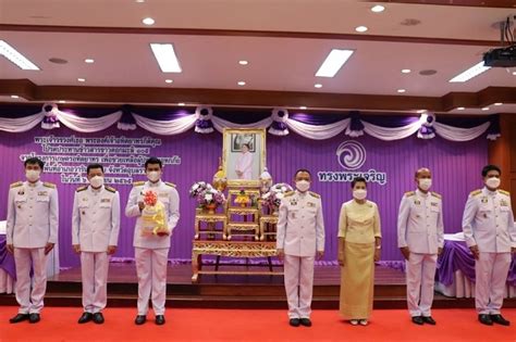 พระองค์เจ้าอทิตยาทรกิติคุณฯ ประทานข้าวสารขาวดอกมะลิ 105 จากโครงการเกษตรอทิตยาทรแก่ผู้ประสบอุทก