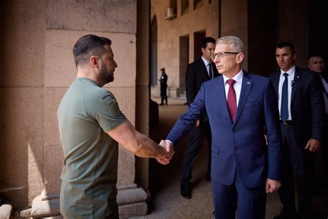 Болгар нөөцөөсөө зэвсэг гарган Украинд өгөхөөс татгалзжээ