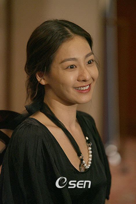 组图李美妍尹继尚出席为爱疯狂发布会 搜狐娱乐