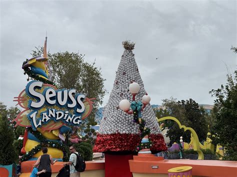 More Seuss Landing And Hogsmeade Holiday Decor Arrives At Universal
