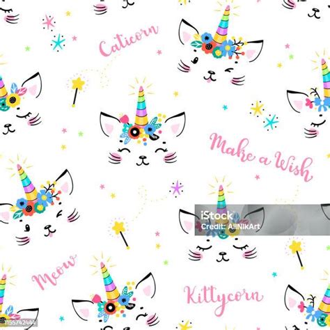 아이들을위한 꽃 화환과 문자 원활한 패턴 귀여운 유니콘 고양이 머리 매직 캐티콘 키티콘 보육 바탕 화면 유니콘 뿔과 꽃 왕관 벡터 배경 마법의 새끼 고양이 얼굴 벽지에 대한