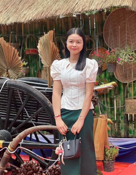 •គ្មានស្នេហា មនុស្សសុភាពអស់ត្រឹមអូននឹងហើយ Facebook