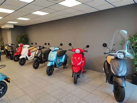 Showroom - ESCOO - E-scooters