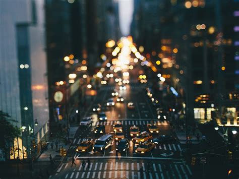美國，紐約，夜晚，建築物，街道，汽車，燈，虛化 電腦桌布 1600x1200 桌布下載