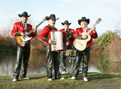 Noche De Cumbia Ranchera Con “los Reales Del Valle” Elpinguinocom