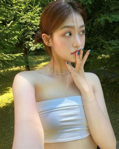 윤희 𝐋𝐞𝐞𝐮𝐧𝐭 Membagikan Postingan Di Instagram 9월 시작 🌱🍃💨🫧 그 시작은 콜라겐팩과 함께 매달 빠질 수 없는 인기템 알림