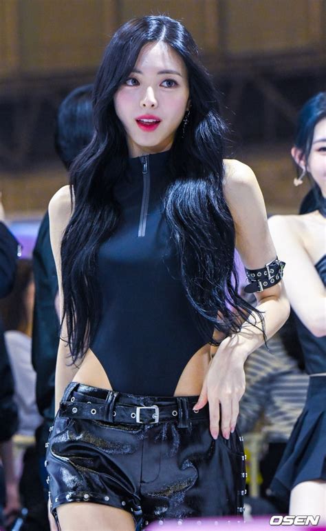 일본에서 자극적인 하이레그 있지 유나 걸그룹 연예인 짤티비 Jjtvkr