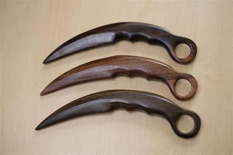 Tw055kg Plain Karambit Kamagong Smoking Sticks Arnis Cane Maker