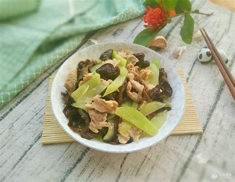 萵筍雲耳炒肉片的做法 每日頭條
