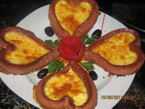 Глезотийките на Петя Славчева Сърца от кренвирши с яйце и сирене