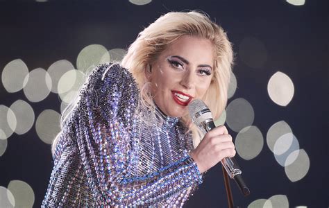 Lady Gaga Buys Pizza For Fans After Cancelling Montreal Concert Nme