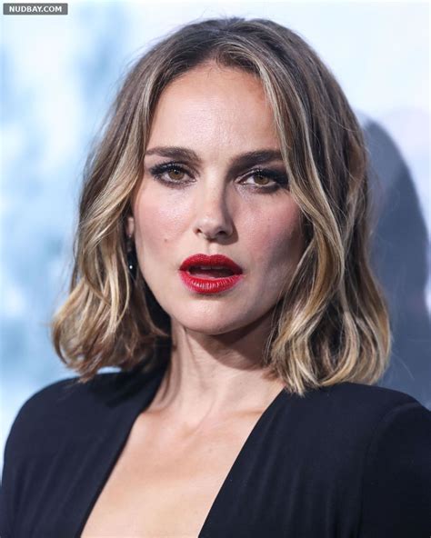 Natalie Portman Face At The Premiere Of Lucy In The Sky In Los Angeles