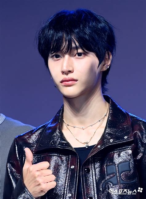 라이즈 원빈 짜릿해 늘 새로워 잘생긴 게 최고야[엑s Hd화보] 나무뉴스