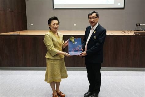 วทยากรบรรยาย หวขอ Good Practice Sharing on AUN QA SAR Writing platform คณะเทคโนโลย