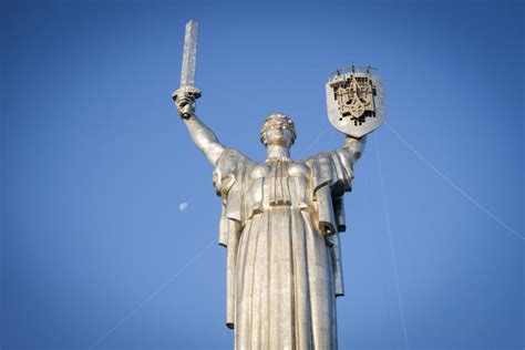 Ukraine Replaces Soviet Hammer And Sickle With Trident On Towering Kyiv