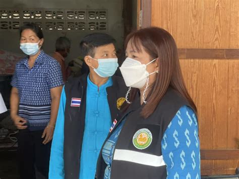 เทศบาลตำบลจระเข้หิน เทศบาลตำบลจระเข้หินลงพื้นที่เพื่อมอบงบประมาณในการ ปรับปรุงที่อยู่อาศัย